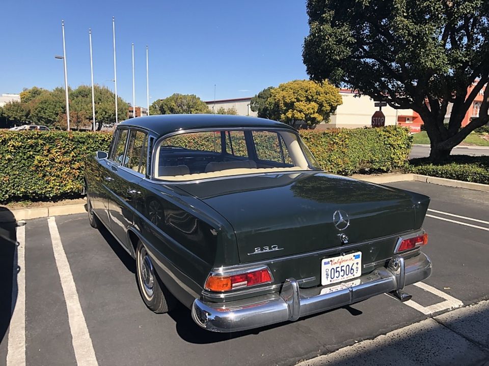 Oldtimer Mercedes 230 W110 – das kleine Heckflösschen | STERN.de