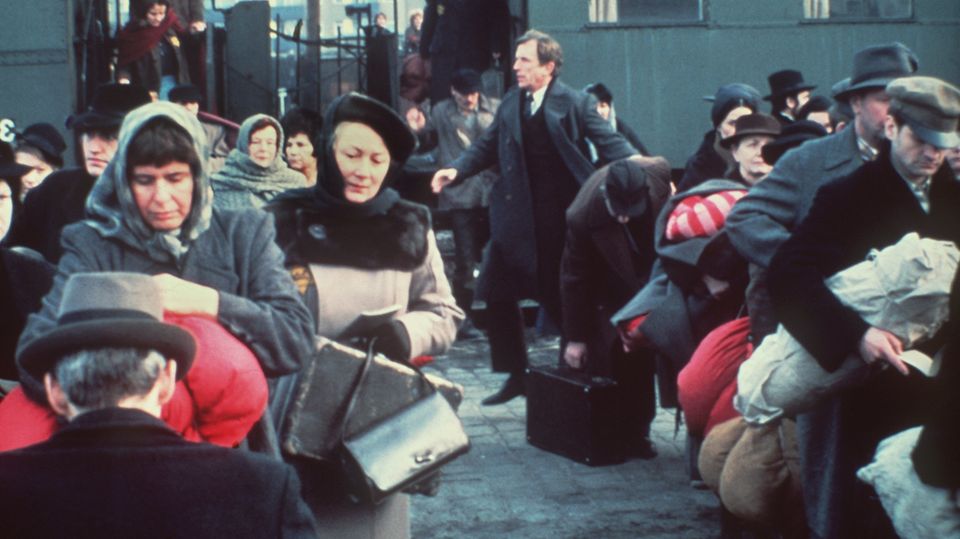 "Holocaust": Warum Generation Netflix diese alte Serie sehen sollte ...