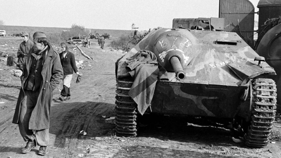 Jagdpanzer 38t "Hetzer" - der Mini-Panzer mit der großen Kanone | STERN.de