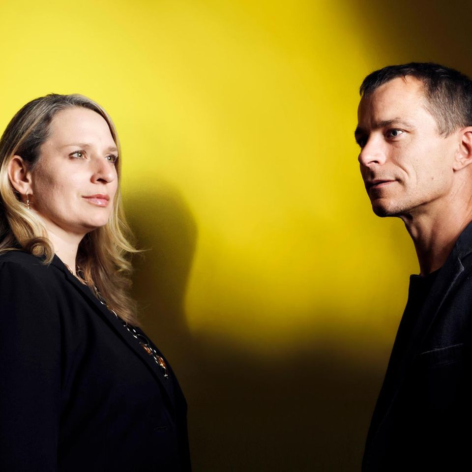 Andrea Beetz und Alexander von Delhaes hypnotisieren im Auftrag der ...