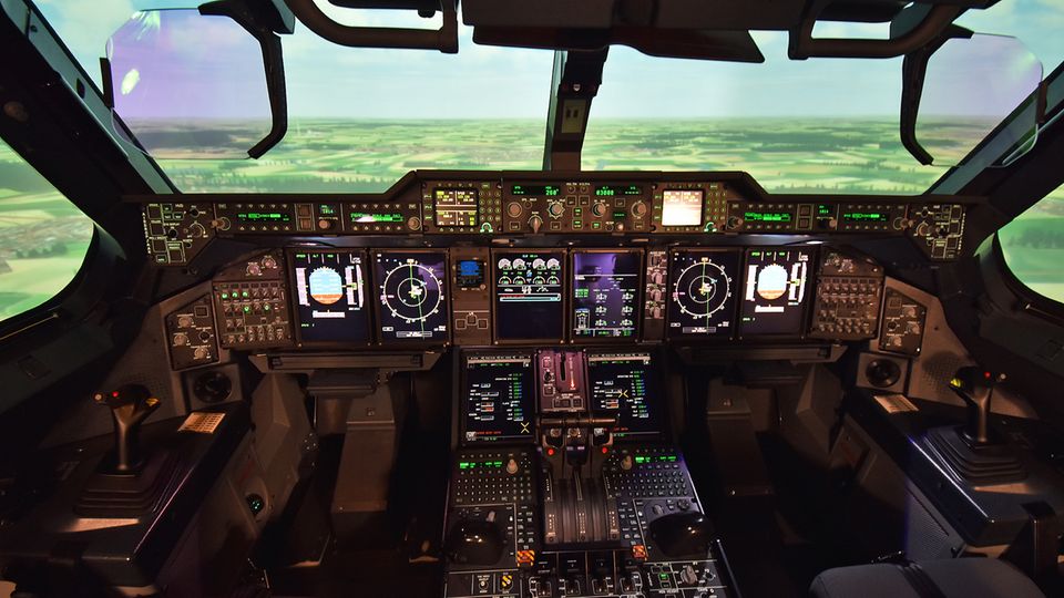 So sieht der Airbus A400M von außen und innen aus | STERN.de
