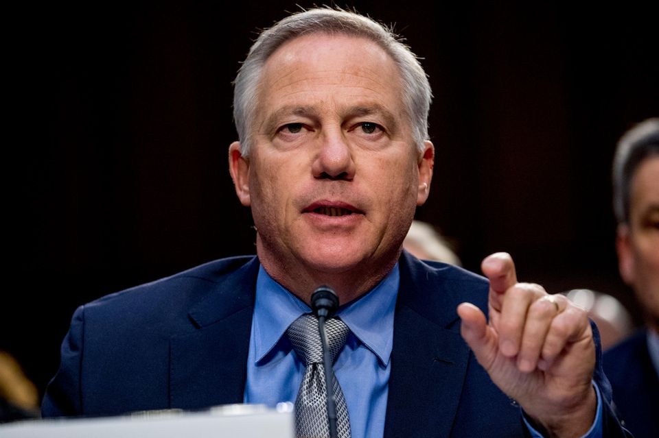 Boeings Krisenmanager John Hamilton wirft das Handtuch | STERN.de