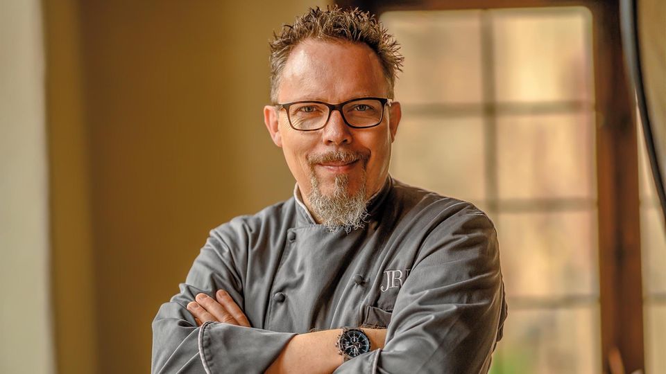 Sterneküche: Warum ein Koch nach 28 Jahren auf die Michelin-Sterne ...