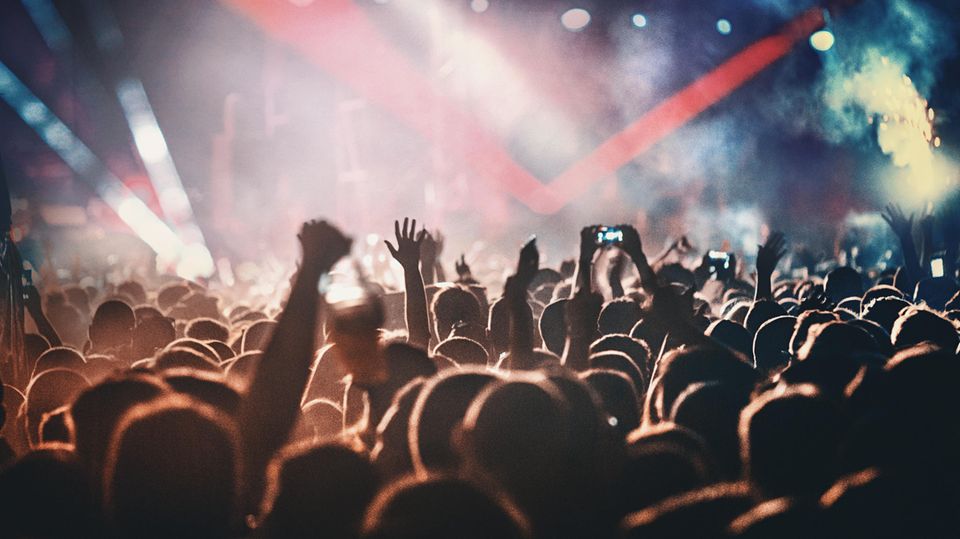 Innsbruck: 1000 Menschen feiern bei Rave in der Sillschlucht | STERN.de