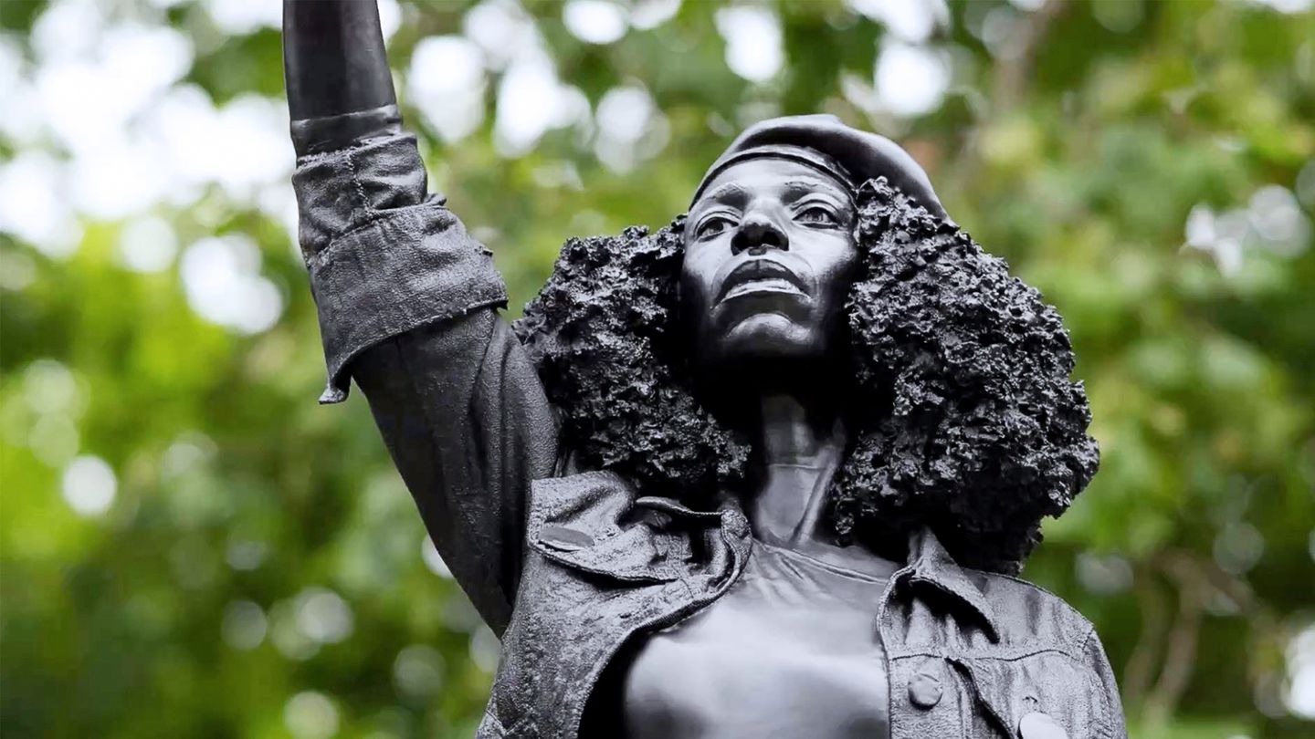 Jen Reid: "Black Lives Matter"-Statue in Bristol abgebaut | STERN.de