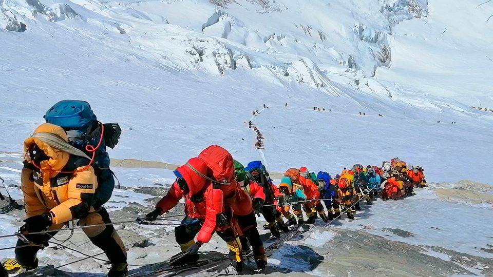 Mount Everest: Warum sich die Erfolgschancen für einen Gipfelsieg ...