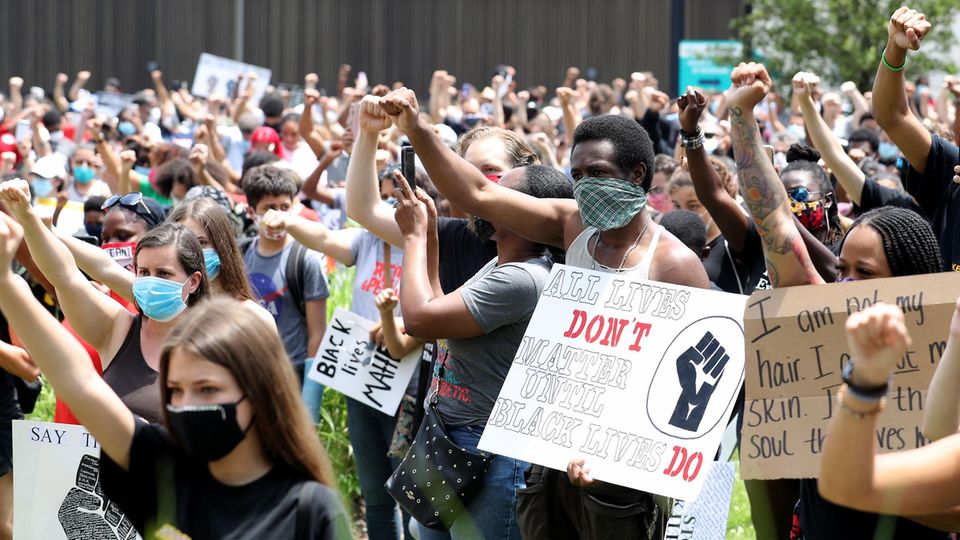 USA: 18-Jährige organisiert BLM-Demo und bekommt Rechnung von der Stadt ...