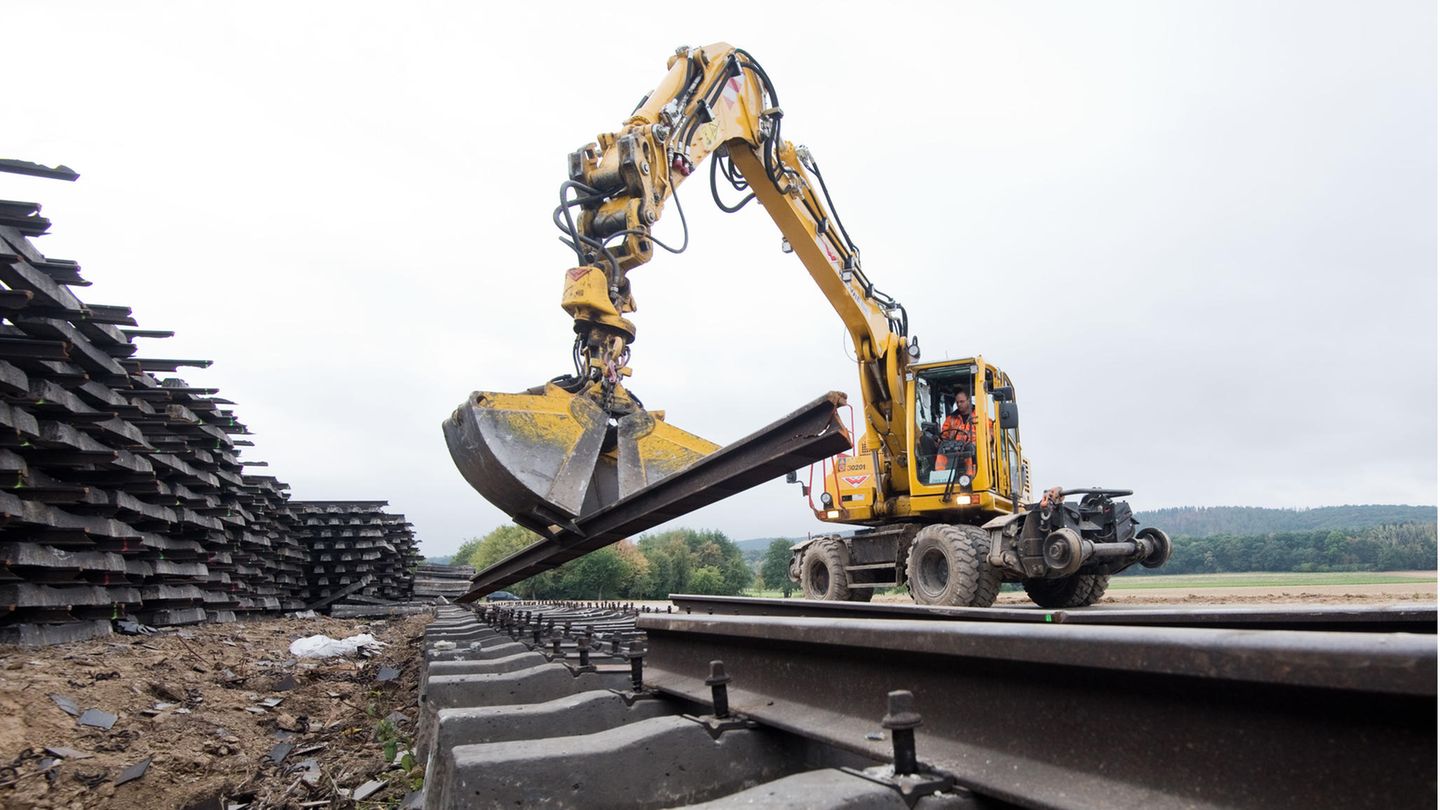 Großbaustellen: Bahn kündigt längere Fahrtzeiten auf einigen ...