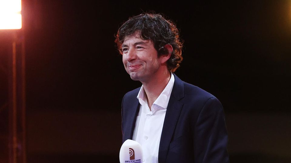 Christian Drosten gewinnt mit Podcast den Deutschen Radiopreis | STERN.de
