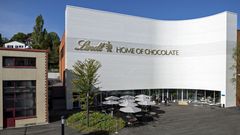 Lindt: Wo Schokolade aus einem neun Meter hohen Brunnen fließt | STERN.de