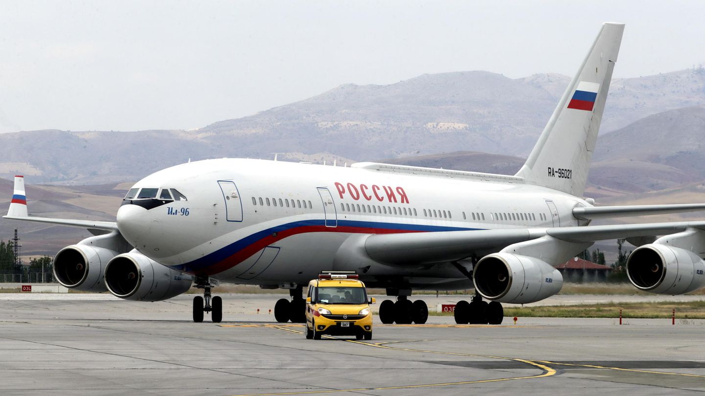 Promis und ihre Privatjets: So viel geben die Stars für ihre Reisen aus ...