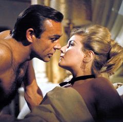 Bond-Girls im Wandel: So sehr veränderten sich die Kult-Ladys | STERN.de